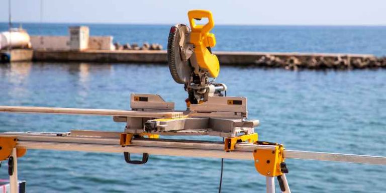 How To Crosscut On A Table Saw? [A Beginner’s Guide]