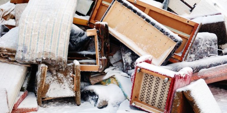 How to Dispose of Furniture: Easy and Eco-Friendly Ways to Remove Old ...