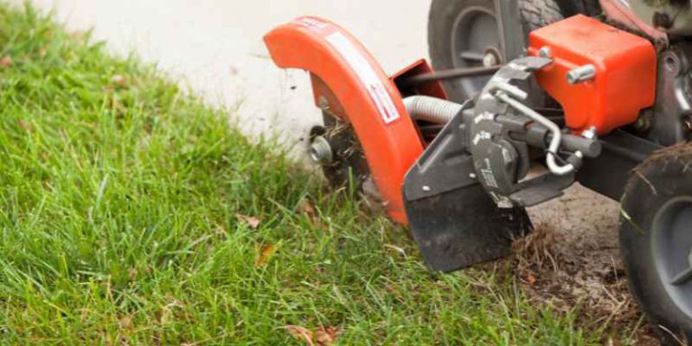 Best Way to Edge Lawn: Mastering Lawn Edging Techniques