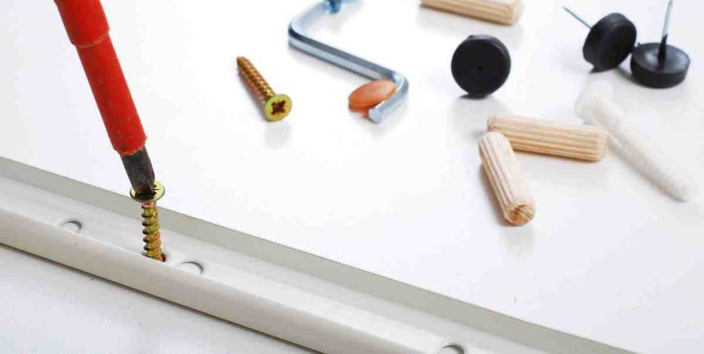 Plugging Screw Holes in Wood: Easy Fixes for a Flawless Finish