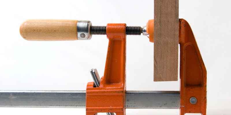 How to Clamp Wood Without a Clamp: DIY Solutions