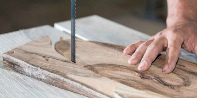 How to Fix a Crooked Cut in Wood: Quick Solutions