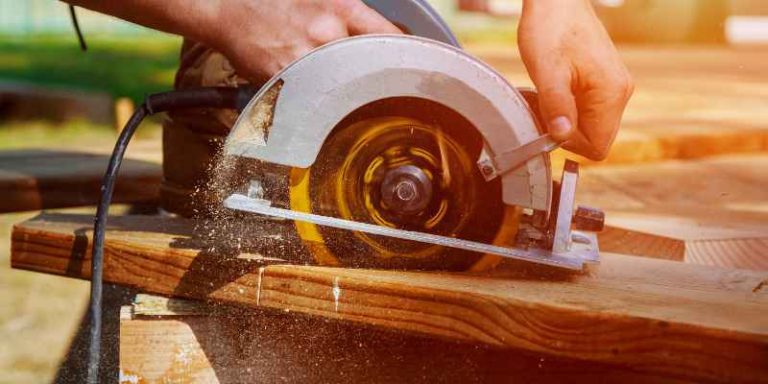 How to Cut a Straight Line With Circular Saw: Expert Tips