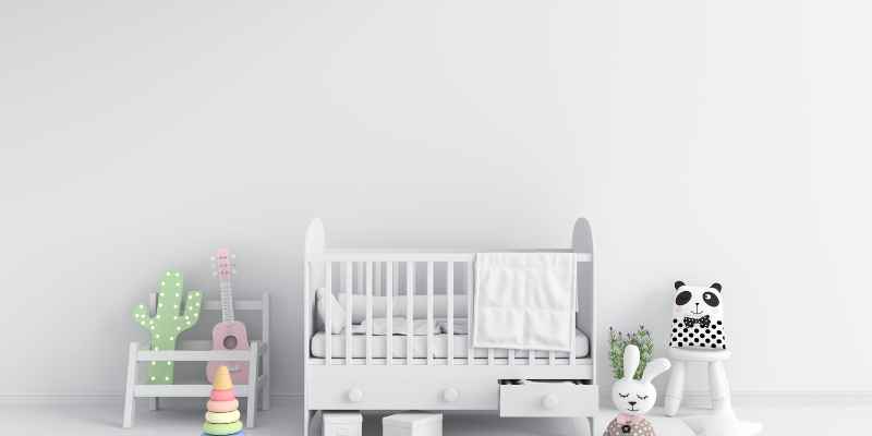 Jenny Lind Maple Wood Spindle Convertible Baby Crib: Timeless Elegance