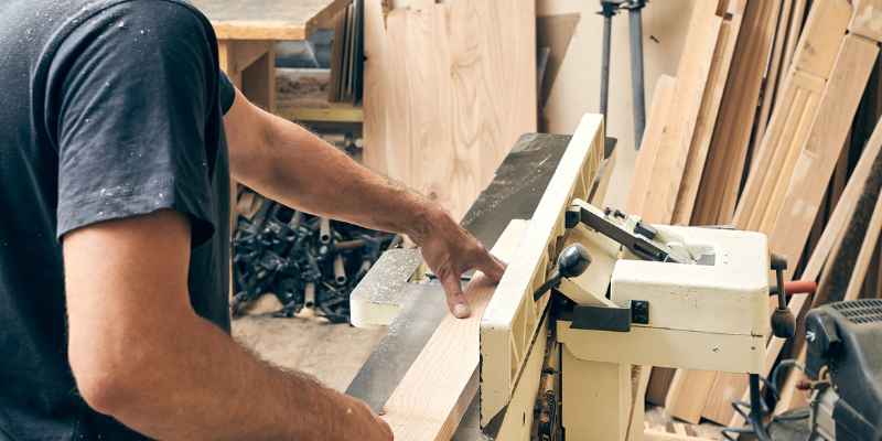 How Does a Jointer Work: Unlocking the Secrets of Woodworking Precision