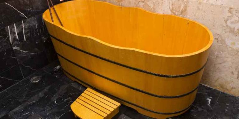 How to Make a Wooden Bathtub: DIY Luxury Guide