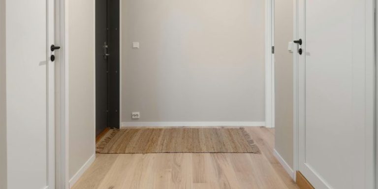 Baseboard Trim For Vinyl Flooring: My Easy Guide To A Polished Look